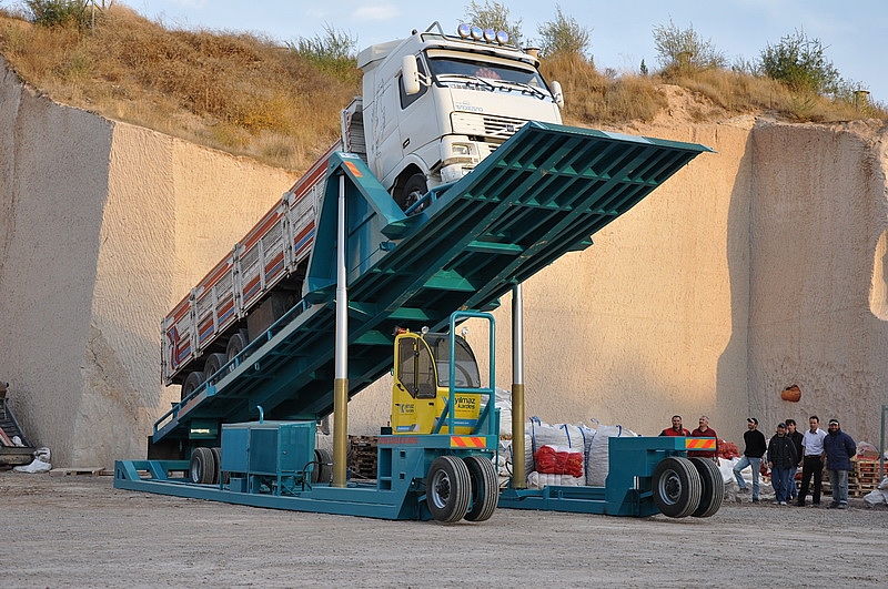16m Mobile Unloading Platform | Yılmaz Kardeş Unloading Platforms